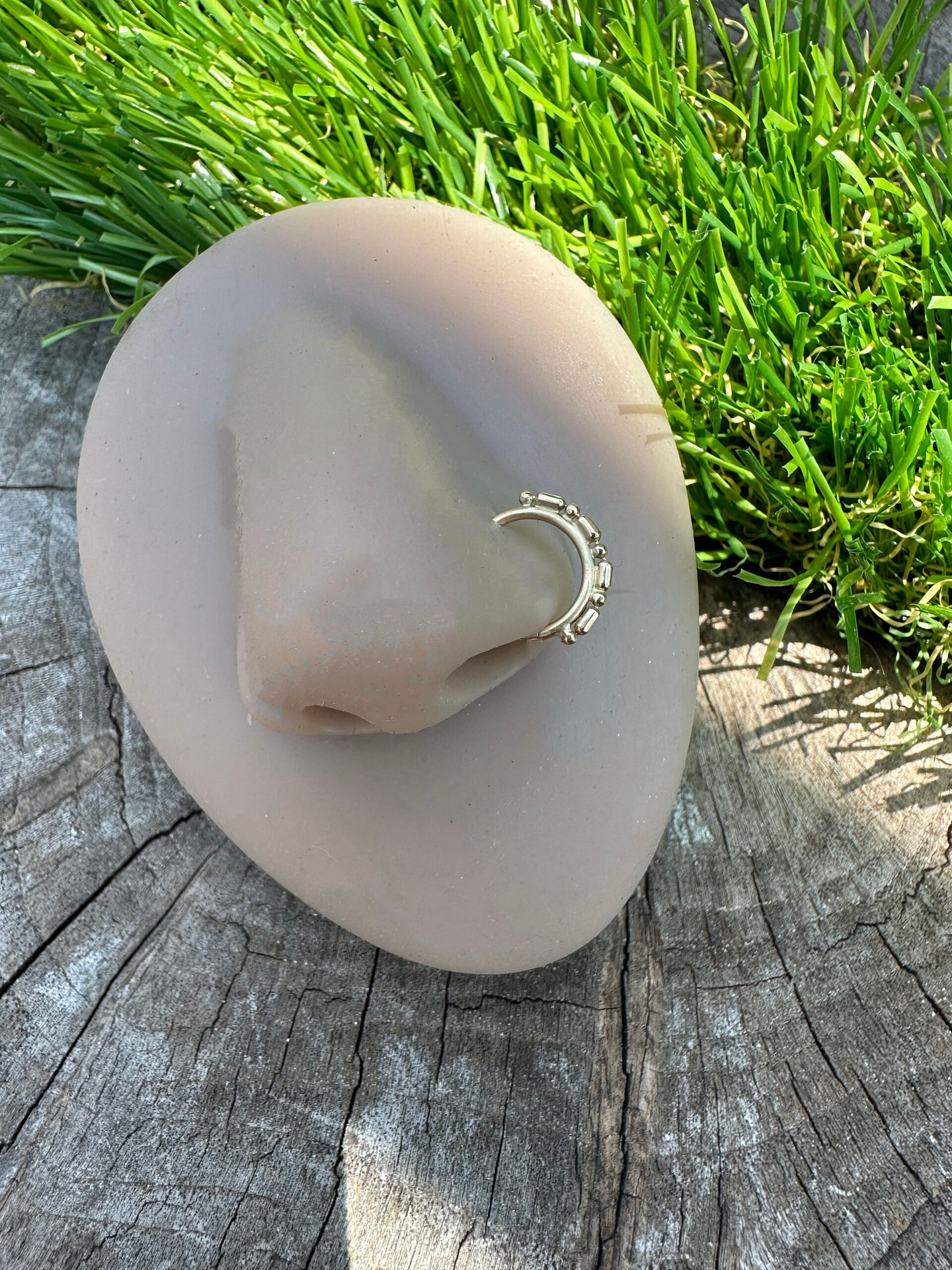 Dots and Dashes Ring in Yellow Gold – Identity Body Piercing